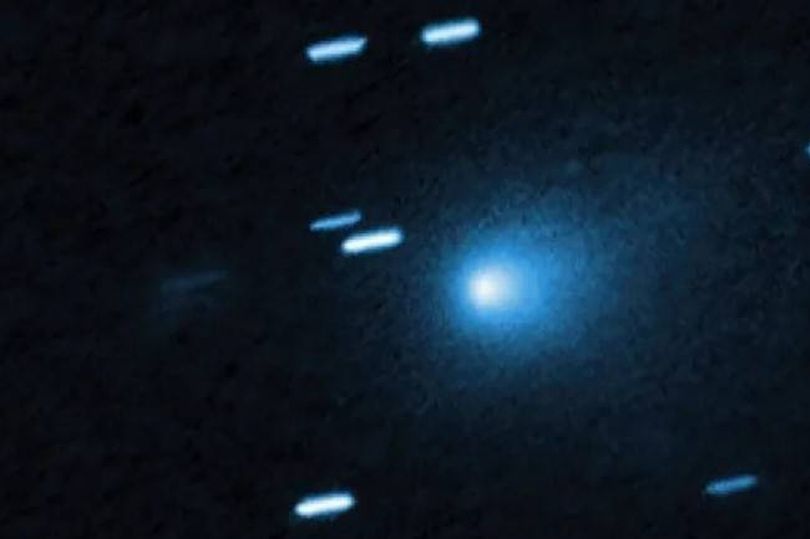 Mysterious 'alien spaceship' 3I/ATLAS shows pulsating heartbeat as it ...