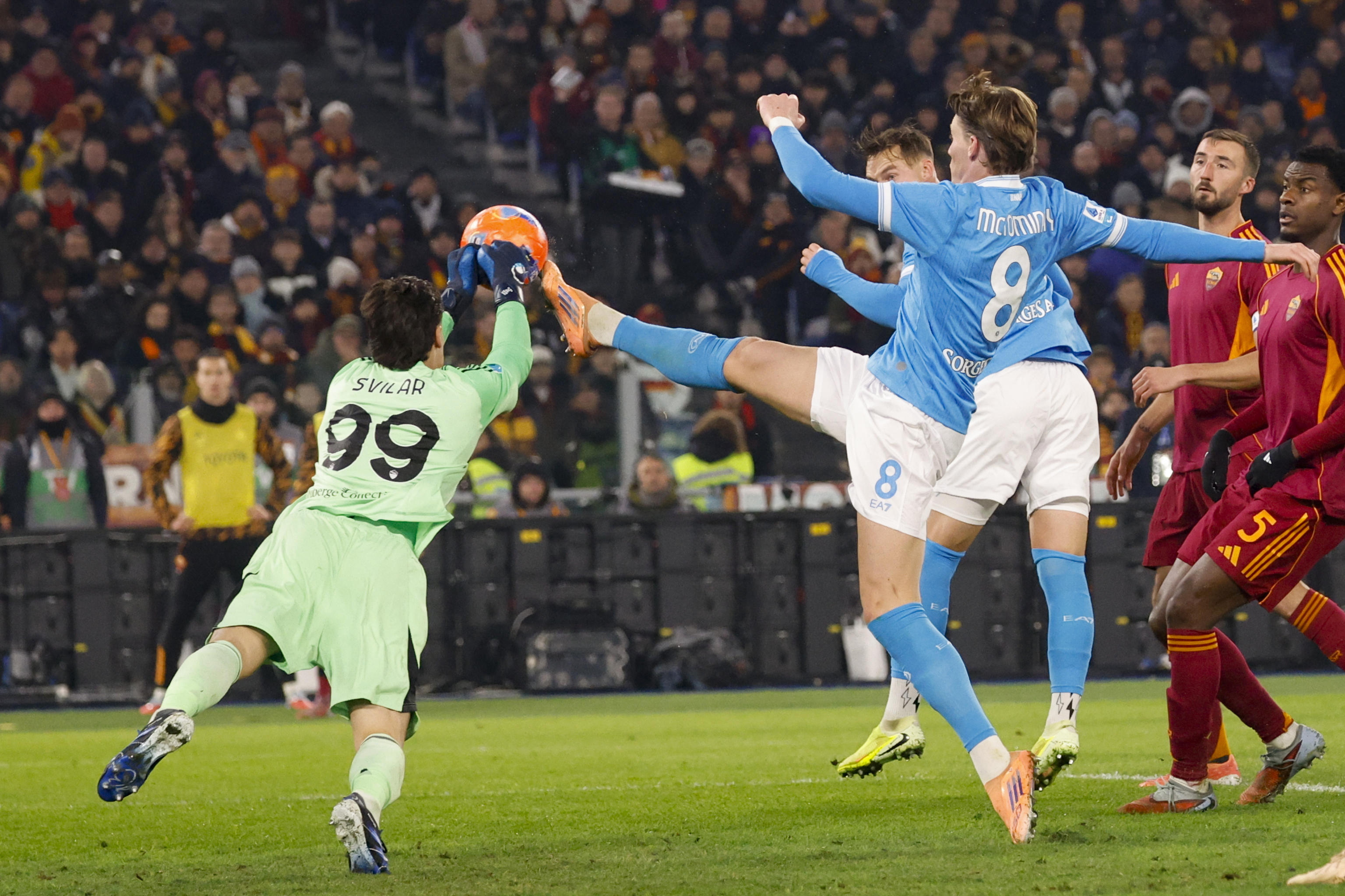 Serie A: Napoli stende la Roma, Lautaro rilancia l'Inter