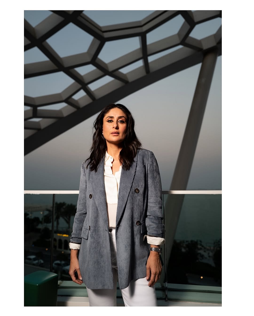 Kareena Kapoor Stuns At Qatar F1: Poses With Gordon Ramsey, David ...