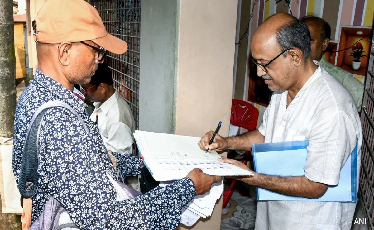 Mass Voter Deletion Allegations In Bengal "False": Poll Body To Supreme ...