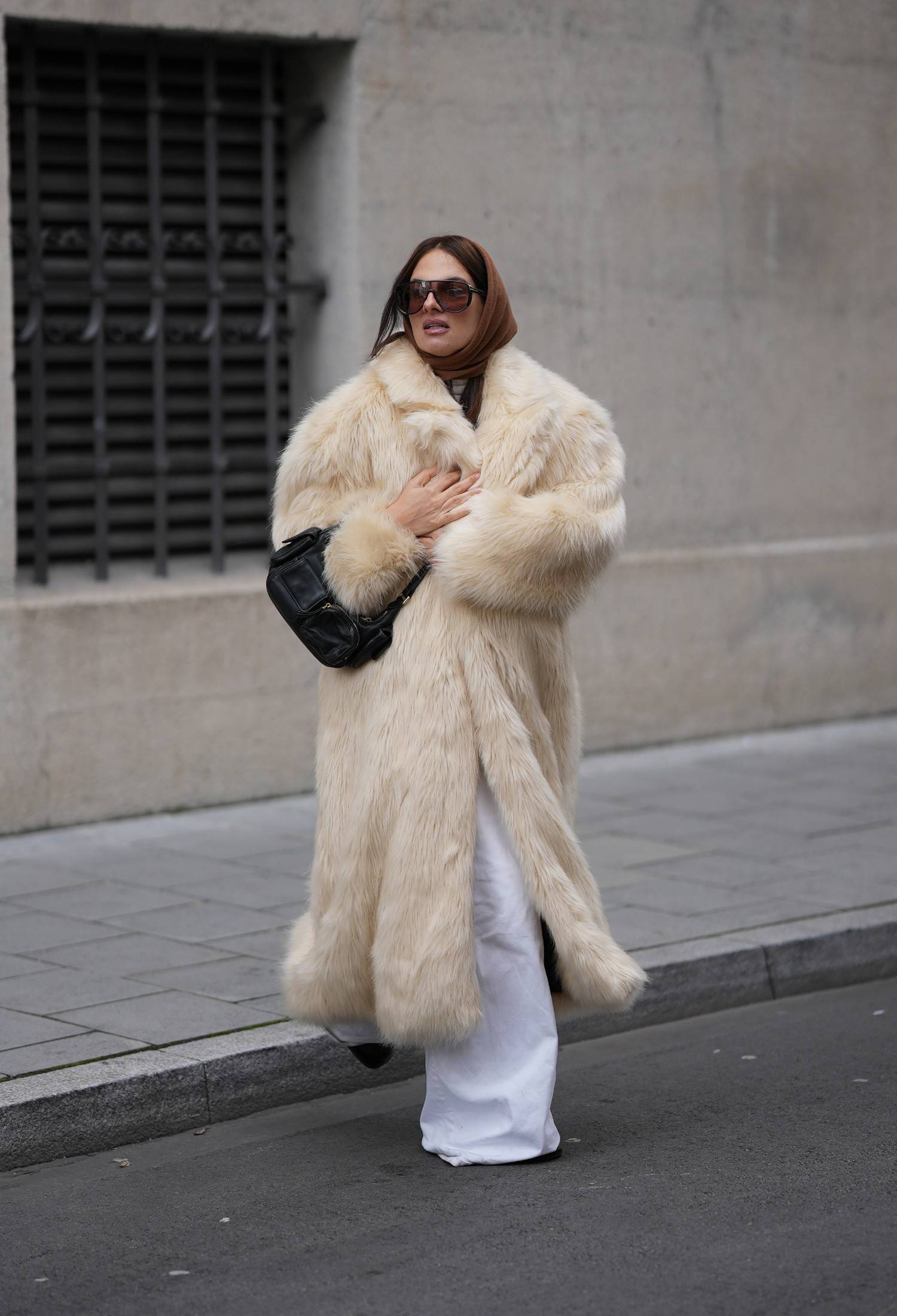 A hét szettje: a nőies old hollywoodi sikk újra hódít, most így divatos ...