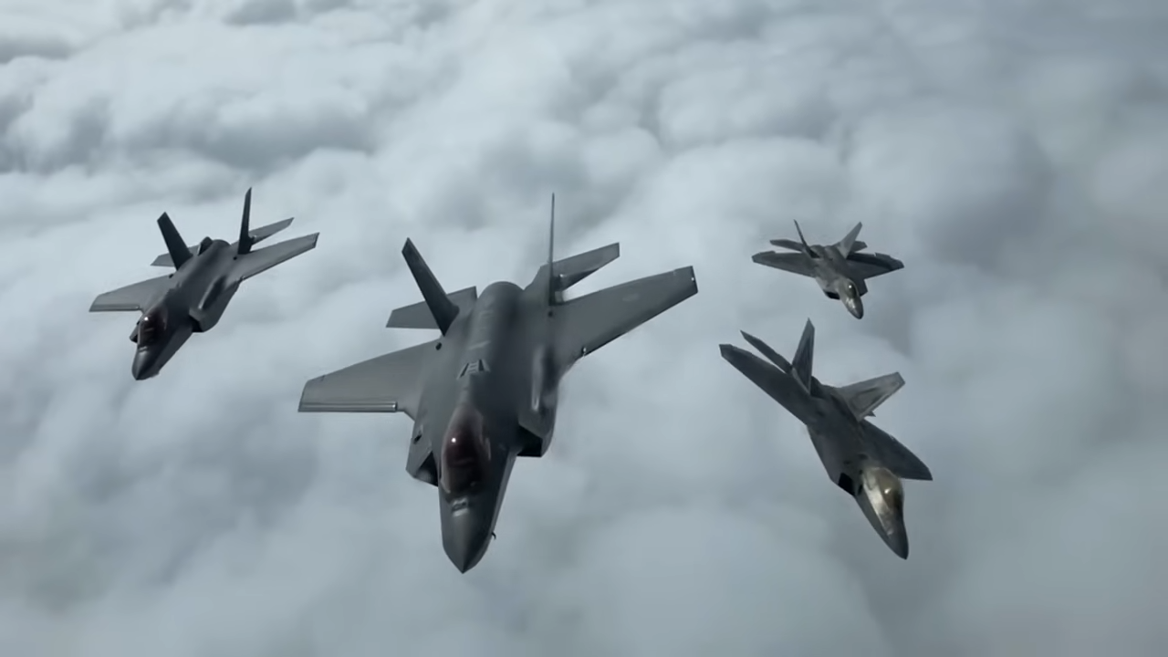 Inside The Fighter Jet That Can Hover Like a Helicopter