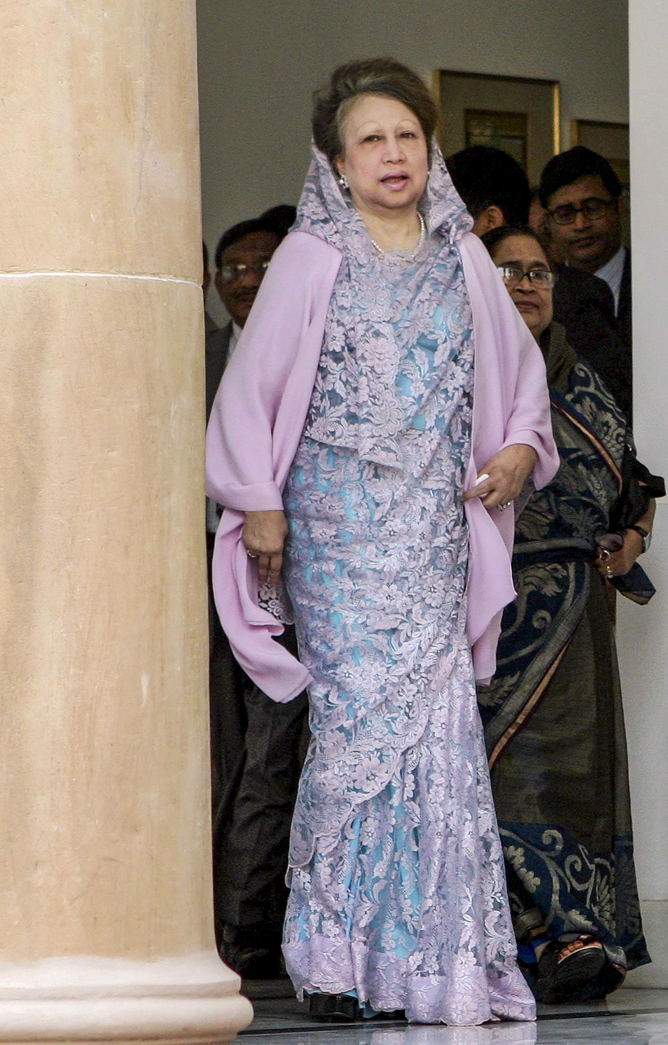 UK medical team to arrive in B'desh as Zia remains critical; security ...