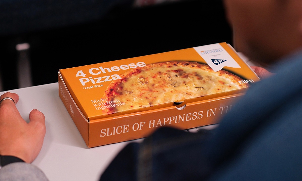 Vietnam Airlines sells meals for first time and it’s from Pizza 4P’s