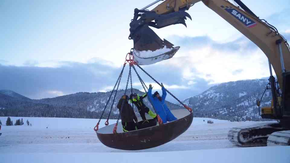 How We Set Up a Massive Cauldron Hot Tub in the Mountains