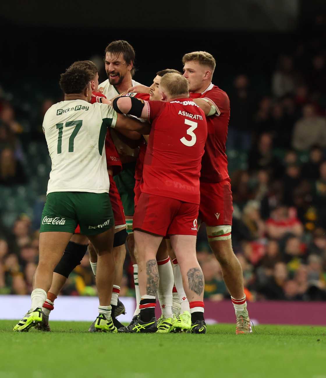 Siya Kolisi backs Eben Etzebeth following red card controversy vs Wales