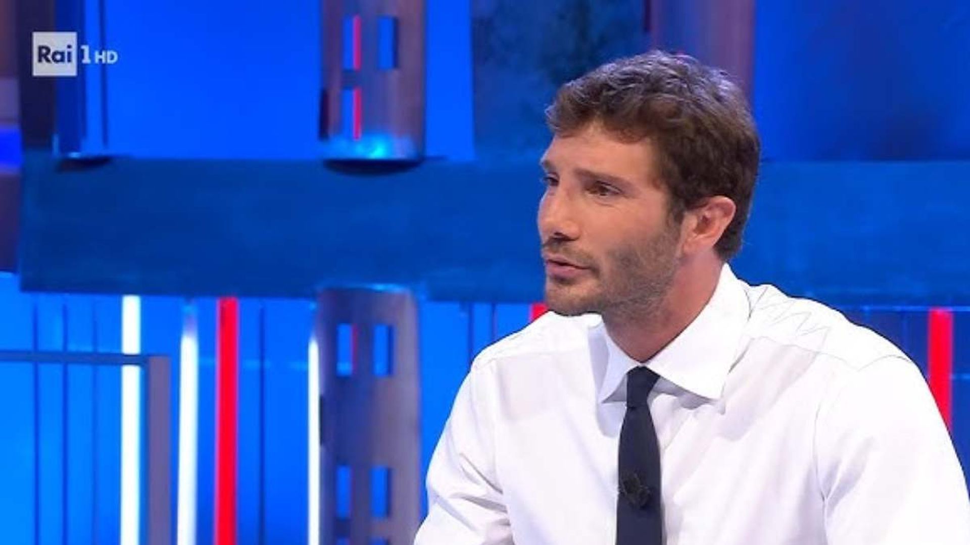 Affari Tuoi, arrivano le scuse di Stefano De Martino