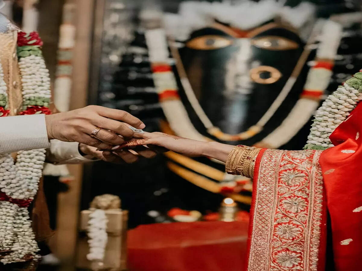 Samantha-Raj Nidimoru tie knot at Sadhguru's Linga Bhairavi Temple: All ...