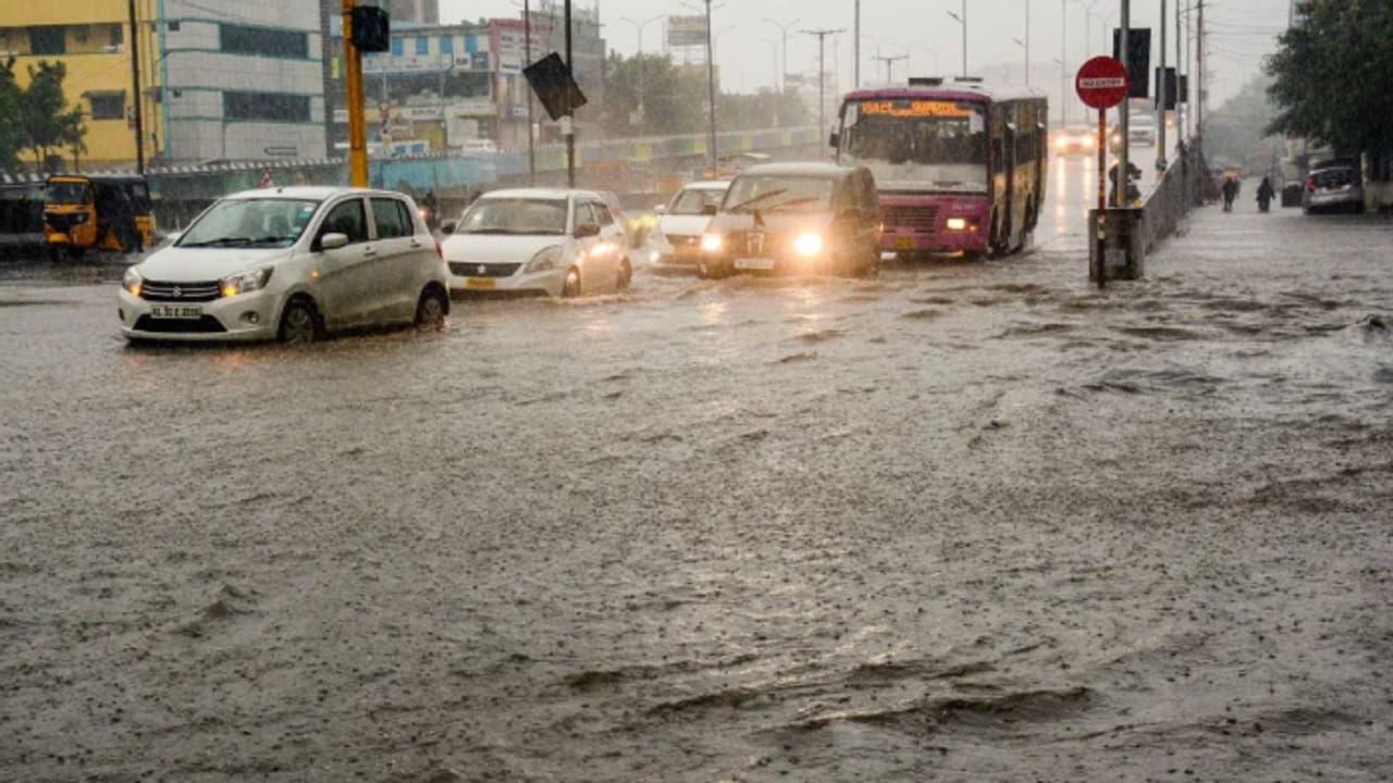 Chennai Weather Update: Delta Weatherman Warns of Heavy Rain Over 5 ...