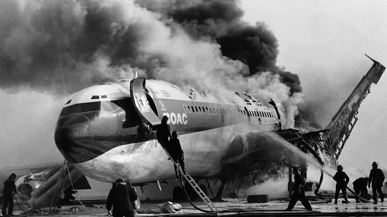 What Happens When an Engine Explodes Seconds After Takeoff… and a Jet ...