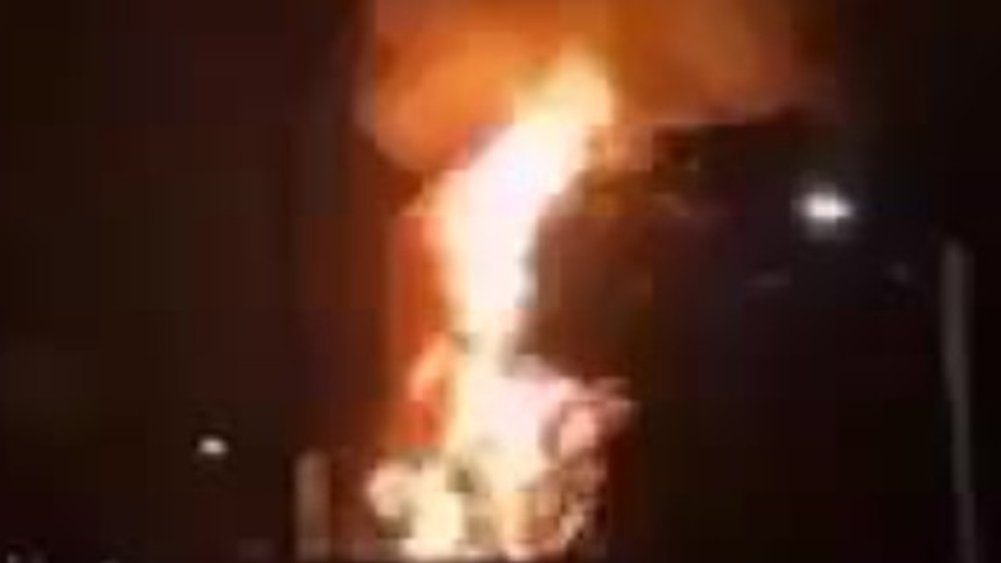 Mega explosion in Sydney: 150-meter-high fireball