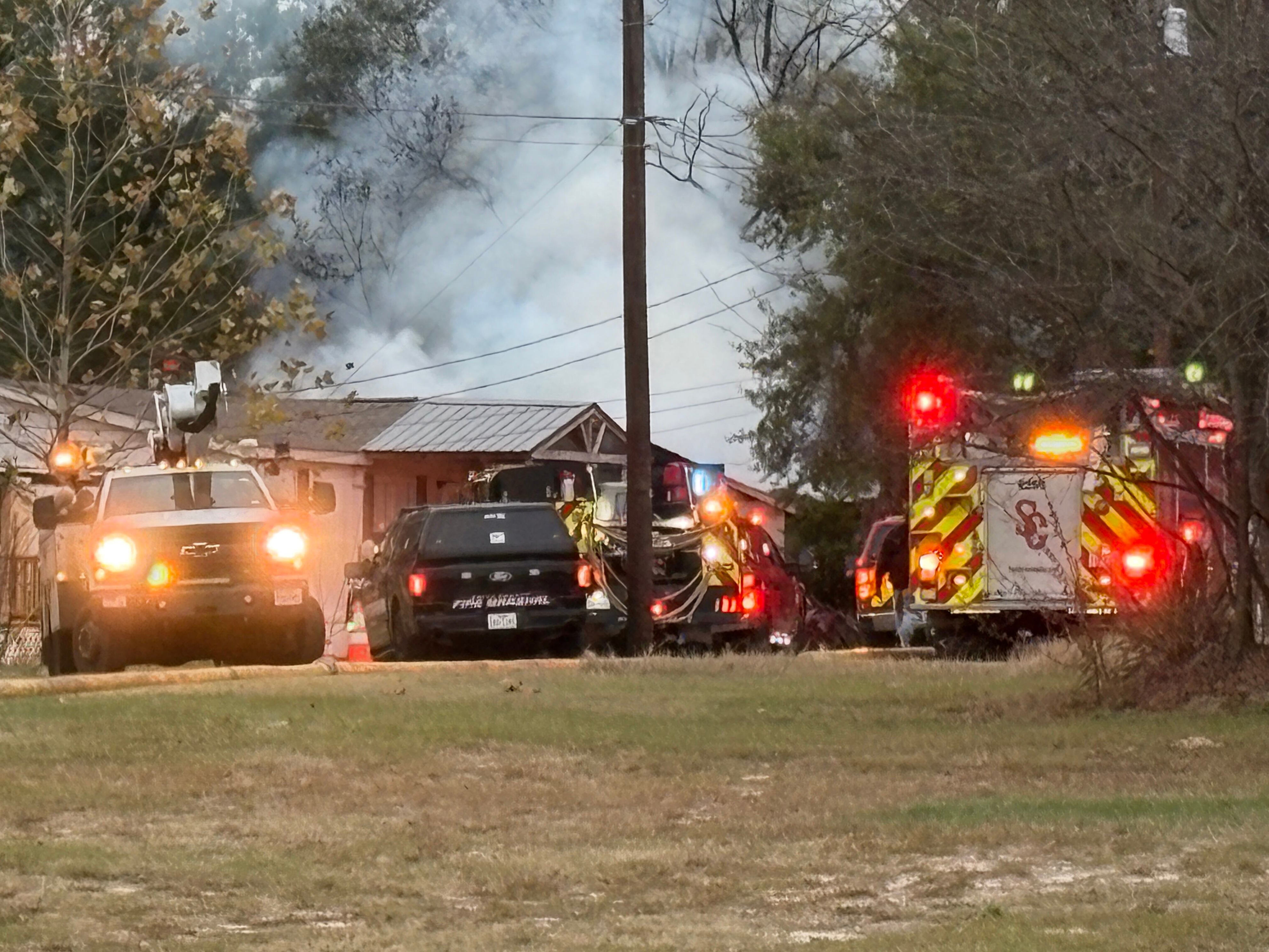 No injuries, house declared total loss in Smith County fire