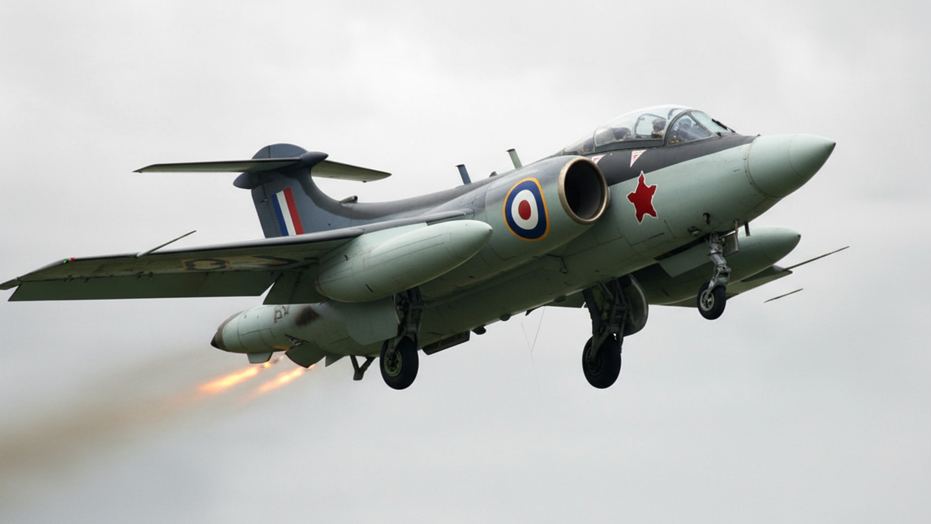 20 Feet Above the Desert: The Buccaneer Jet That Outflew Every Fighter ...