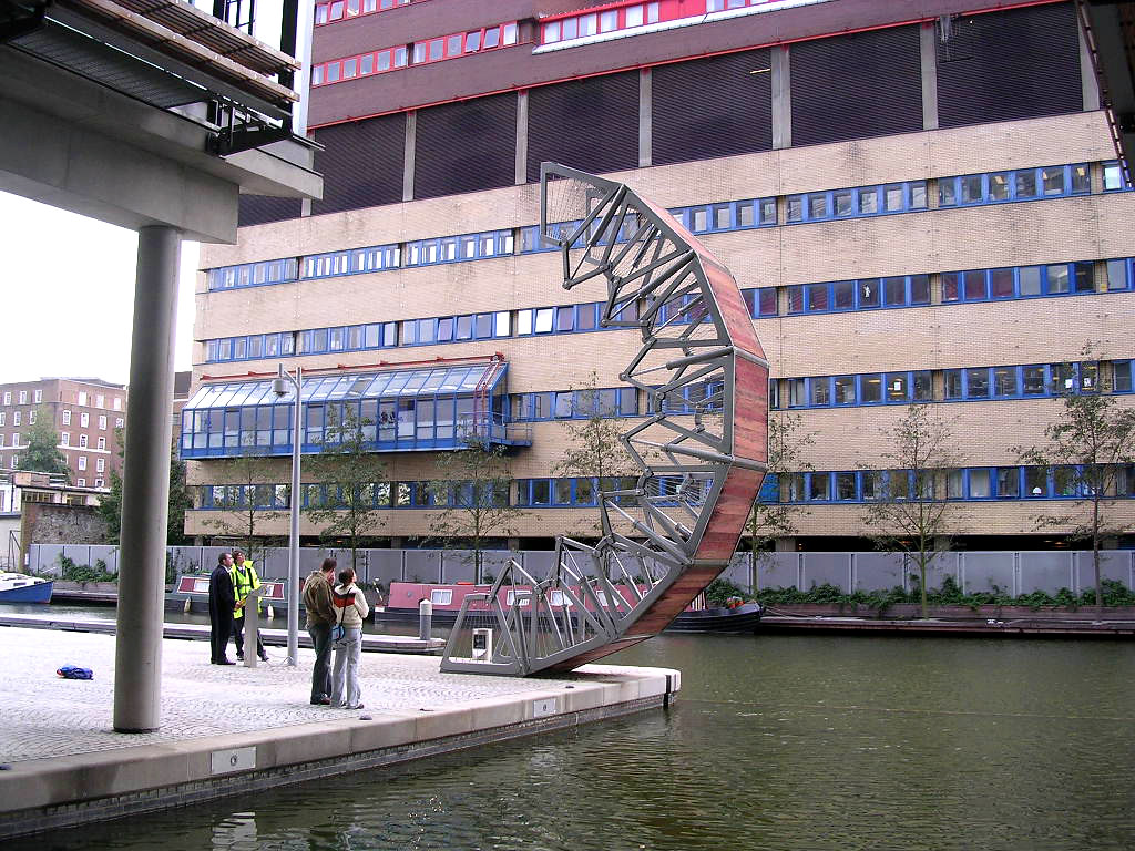 Famous Bridges With Unusual Engineering