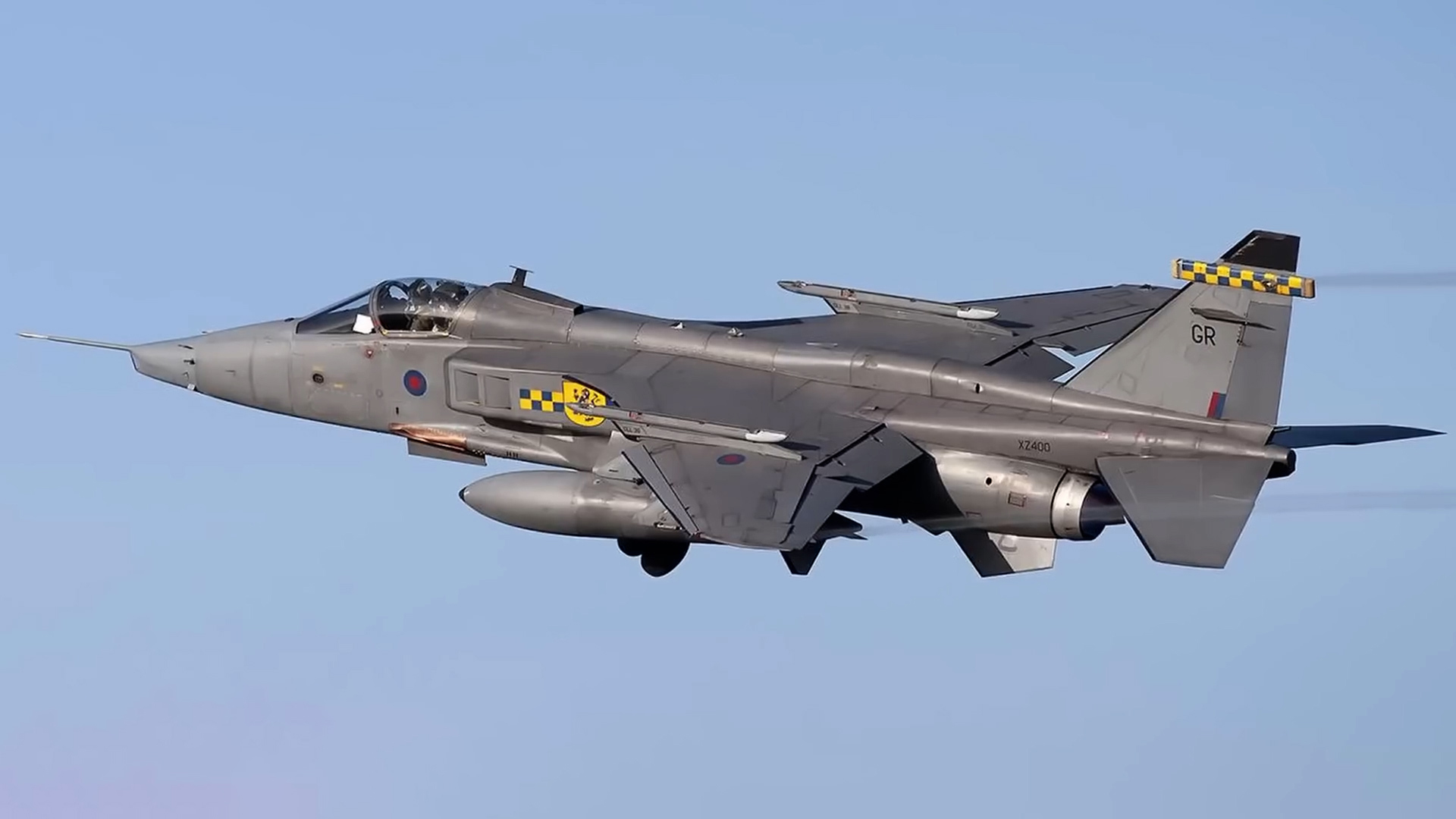 8 Kilobytes of Computer Power: The Jaguar Jet That Could Drop Bombs in ...