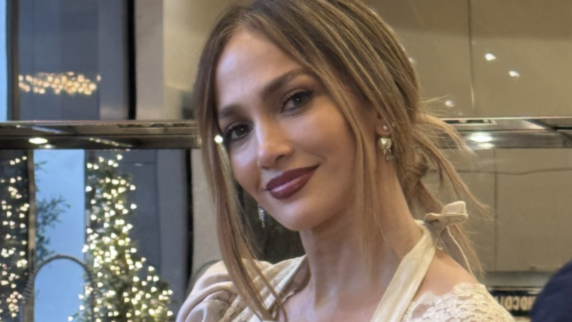 Op 56-jarige leeftijd schittert Jennifer Lopez in de keuken in een ...