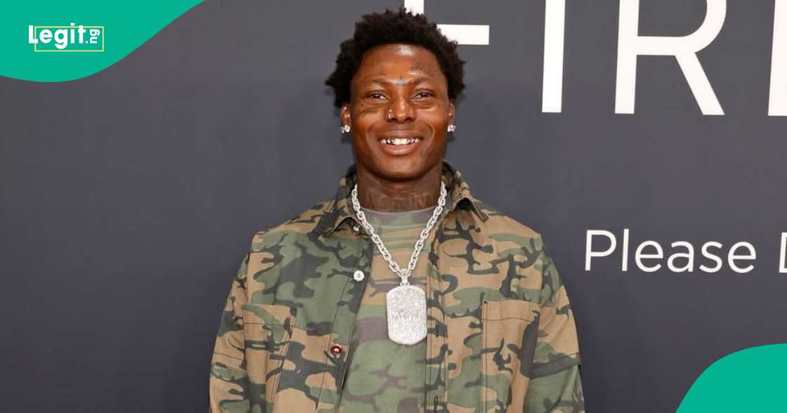 "Driving one way?" Asake caught on camera allegedly flouting traffic ...