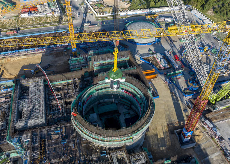 Exploring small nuclear plants: Innovative energy or dangerous gamble?