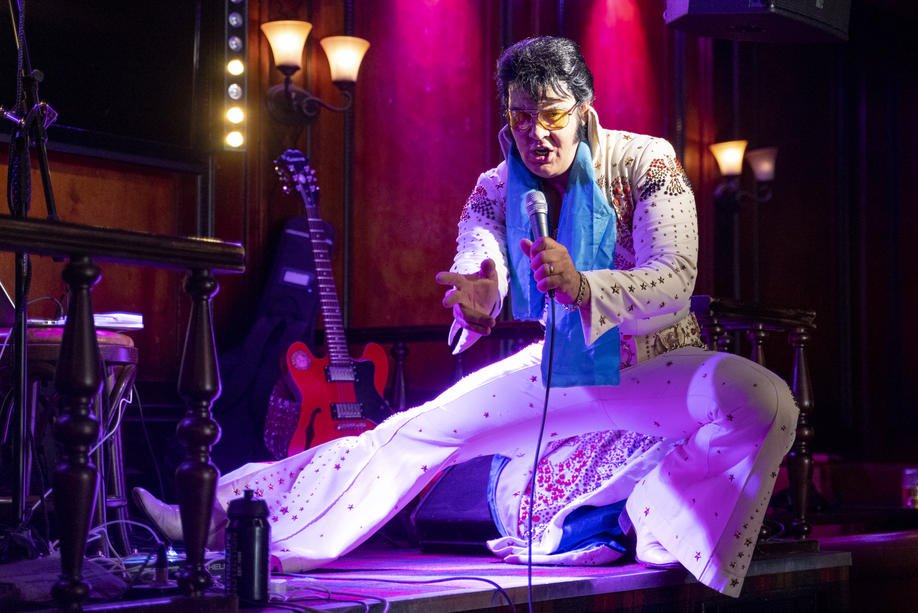 Study finds famous singers die 4 years earlier than unknown crooners