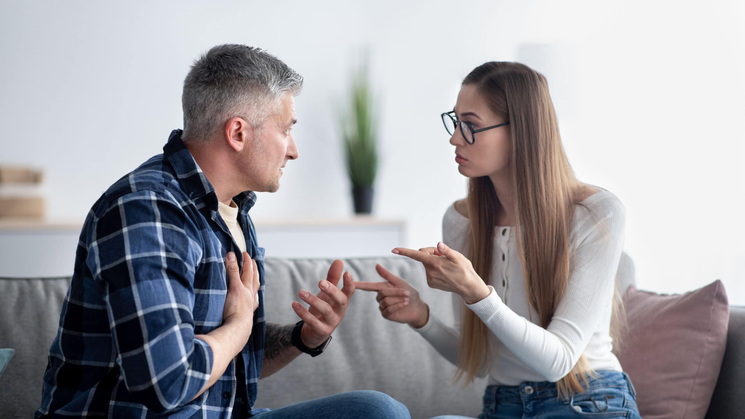10 subtle behaviors research links to dishonesty