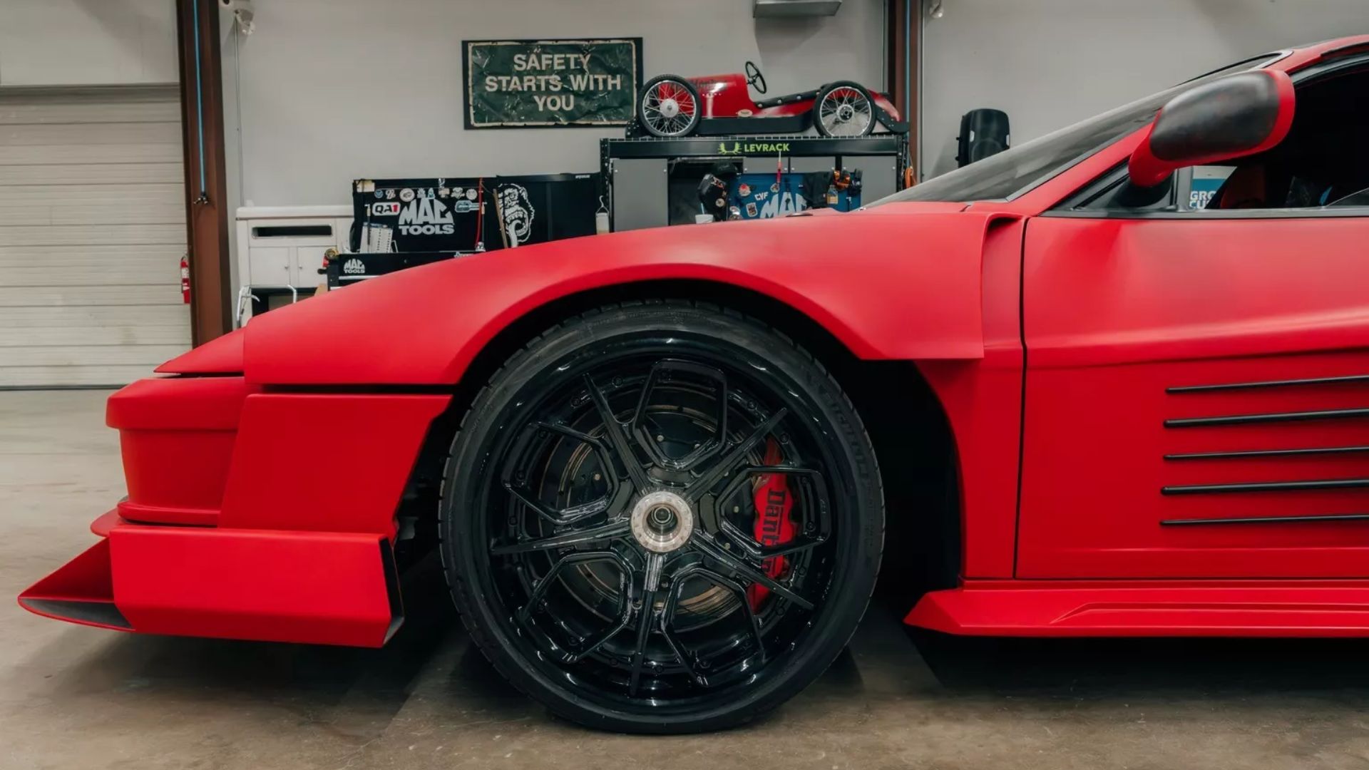 Photos: Six-wheel Ferrari project spirals into chaos after builder ...
