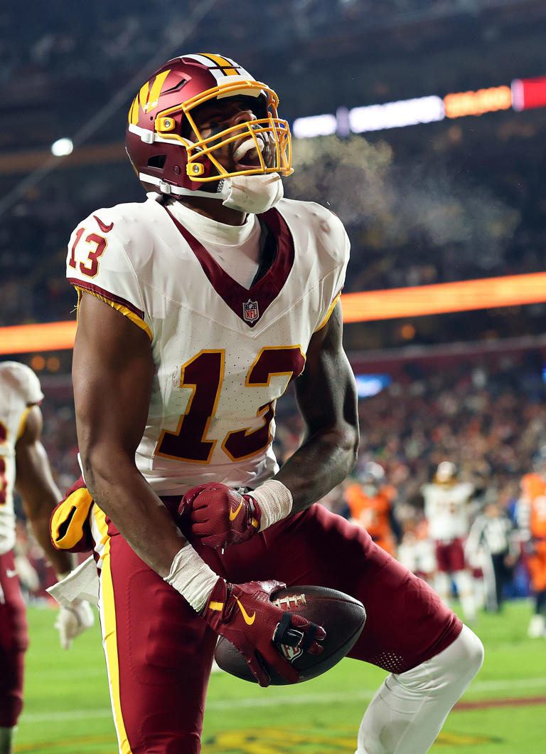Multiple vantage point of Commanders' Treylon Burks stunning TD catch