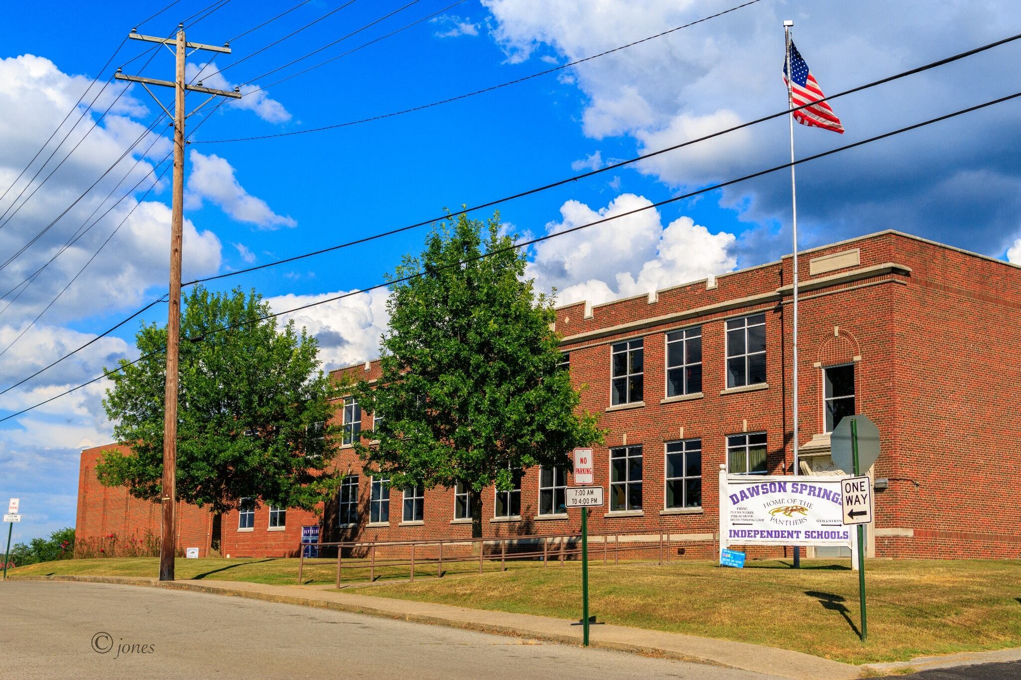 Gas leak prompts evacuation at Dawson Springs Independent Schools