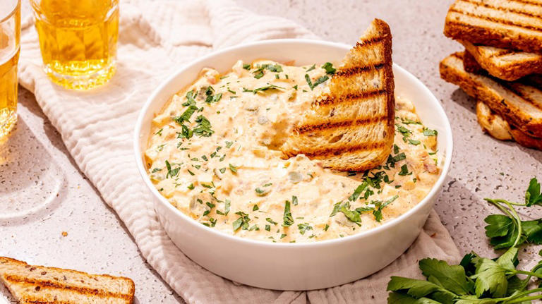 The Best Mayo To Use For Tuna Salad Probably Isn't The One In Your Fridge