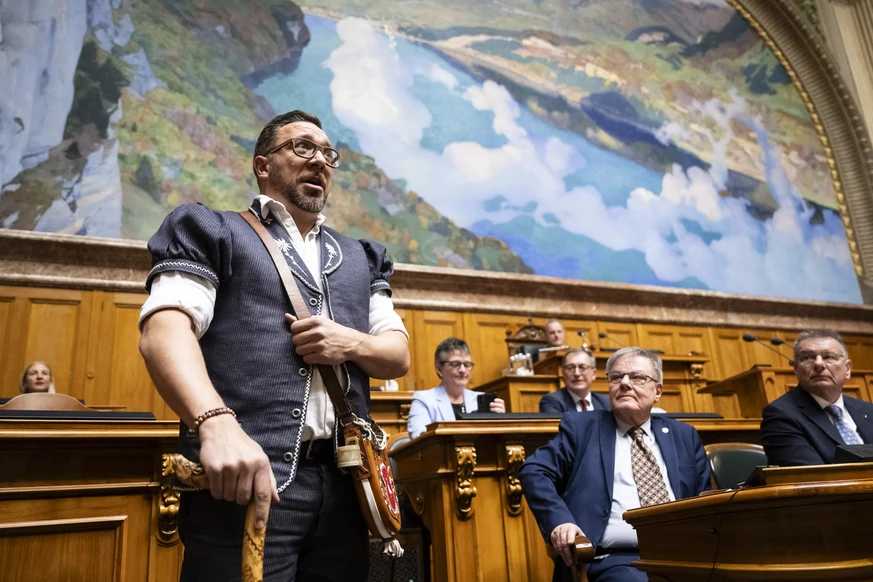 Pourquoi cet armailli fribourgeois a chanté devant le Parlement
