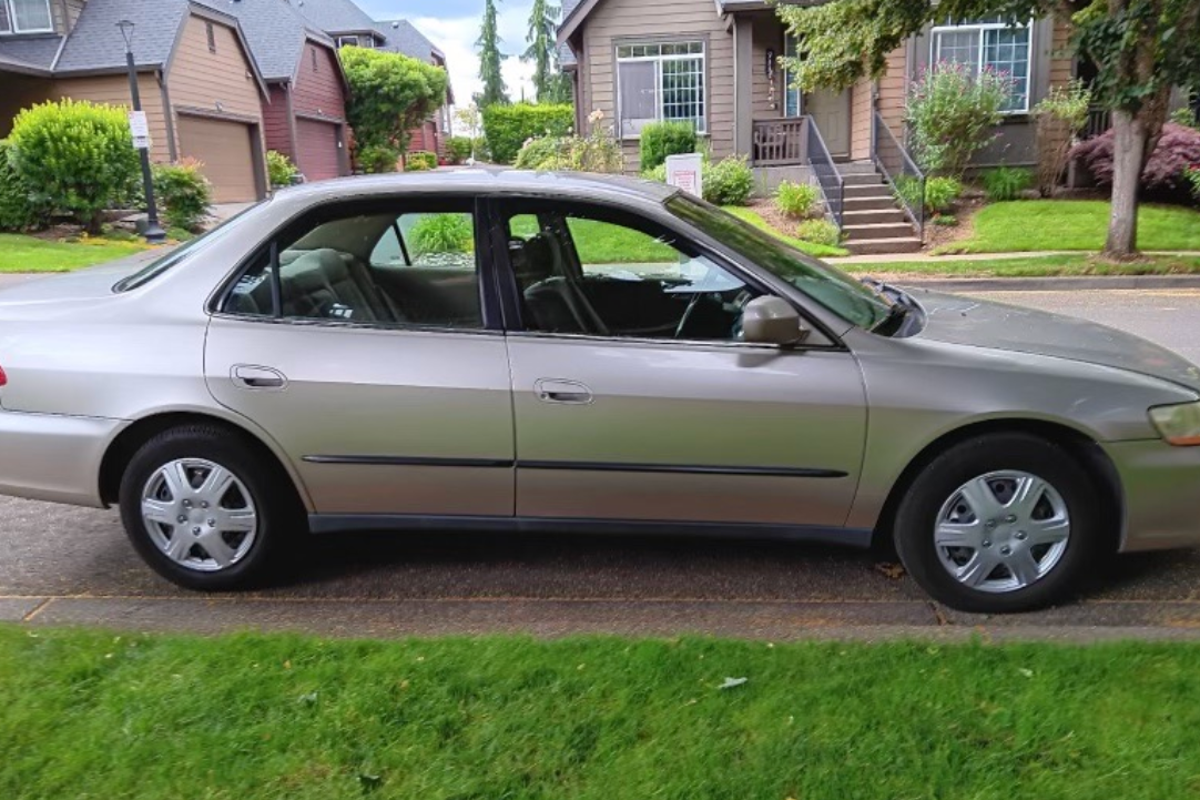 80-year-old woman’s car stolen while serving Thanksgiving meals