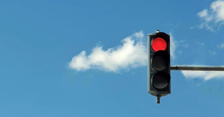 Ces chercheurs veulent réduire de 30 % l'attente aux feux rouges