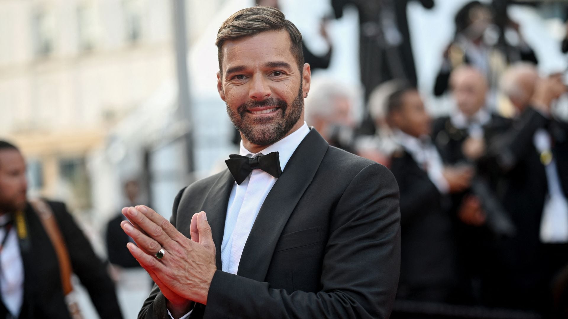 Ricky Martin’s sweet seaside escape with Lucía and Renn sparks holiday joy