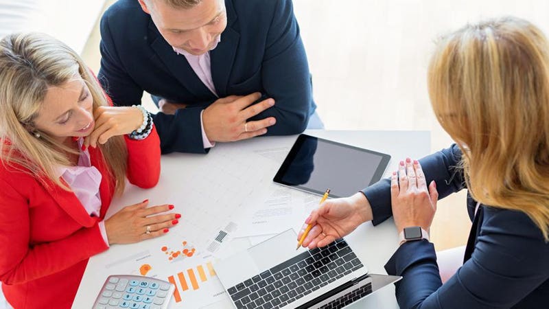 How To Become Investment Banker: A Step-By-Step Guide