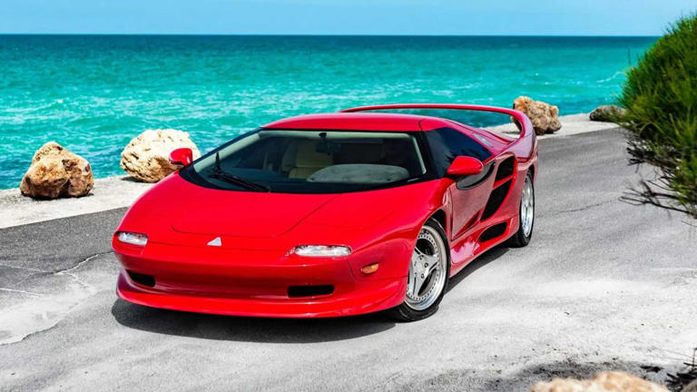 Vector M12: The last American manual V12 supercar ever made