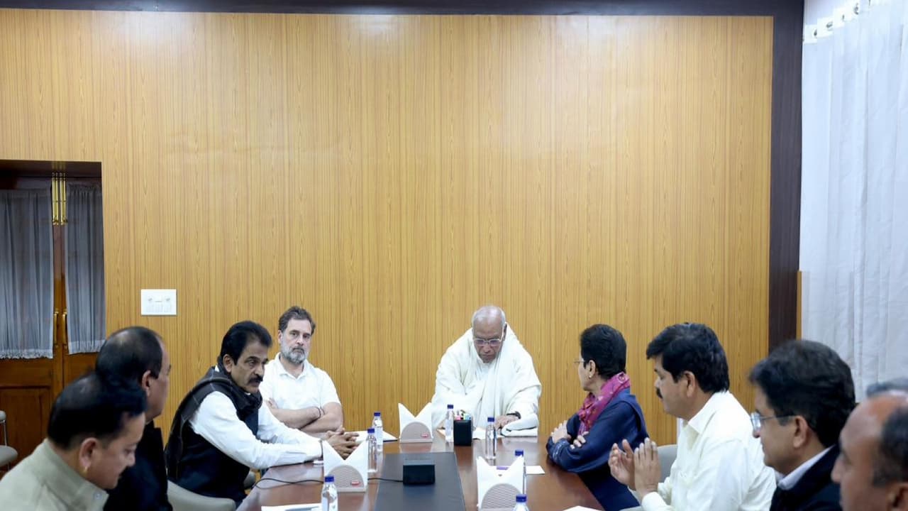 Uttarakhand Congress leaders meet Kharge, Rahul; get directions for unity