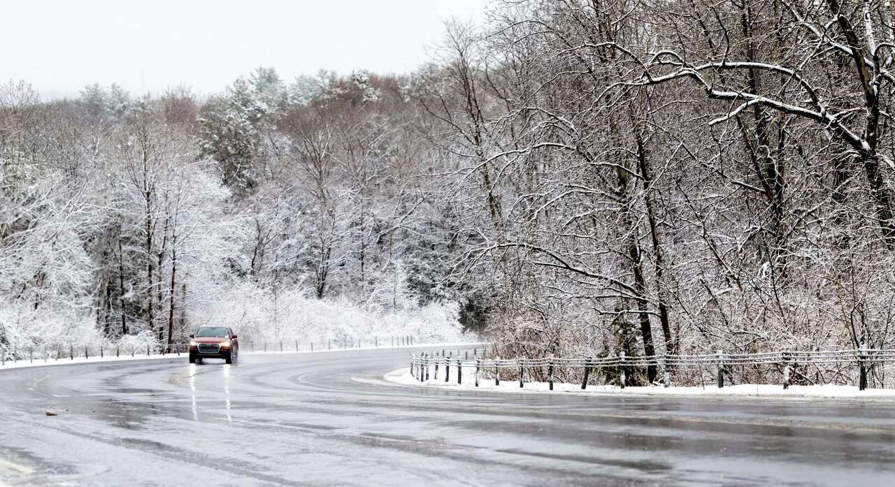 Up to 7 inches of snow possible in parts of Connecticut Tuesday. When will it start?