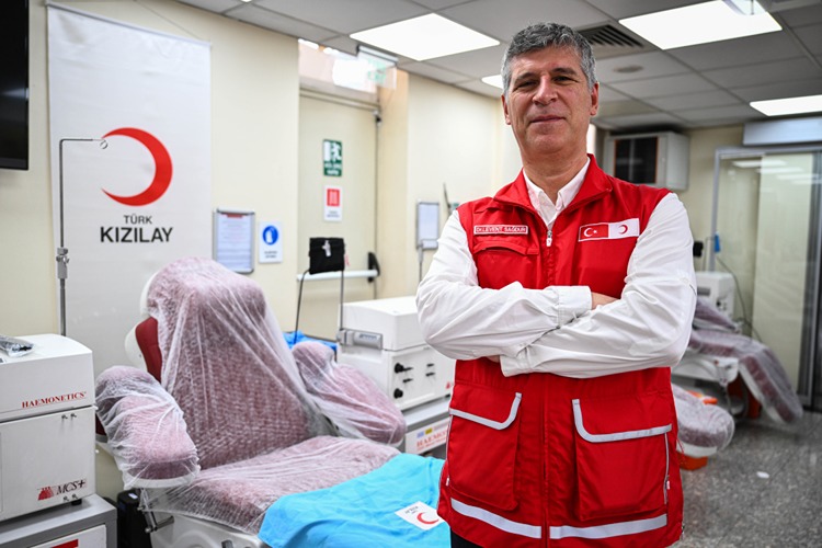 Kök hücre bağışçısı öğretmen nakil bekleyen çocuğa umut oldu