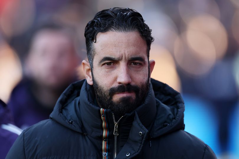 Man United ‘to make offer within weeks’ after contacting defender with ...