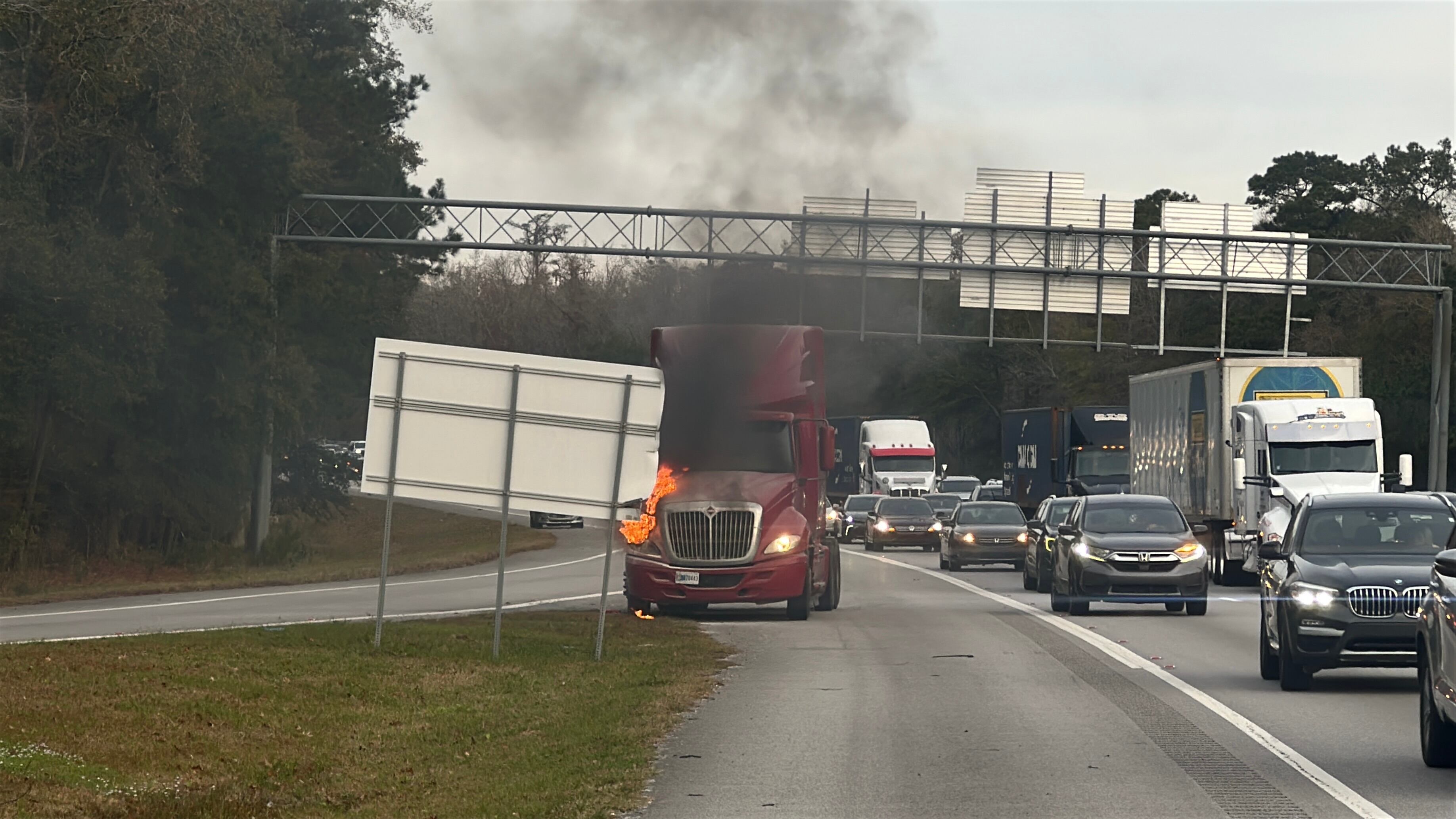 Semi-truck fire blocks interstate lanes, causes backup from North ...