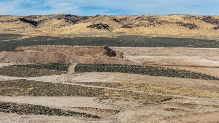 $1.5 trillion lithium deposit found in U.S. supervolcano crater — site ...