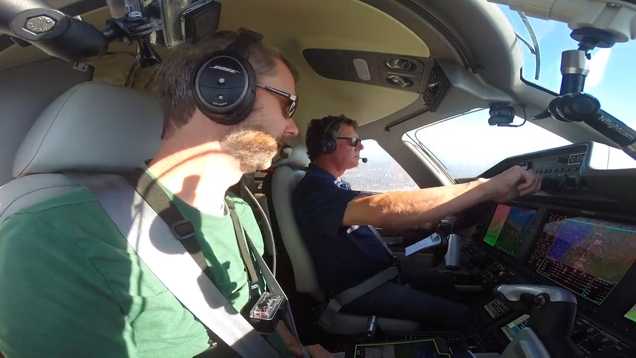 Watch How One Pilot Command the World’s Fastest Single-Pilot Private Jet