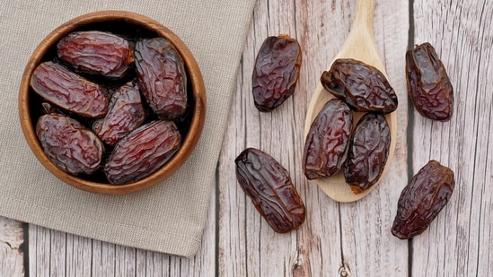 Does ‘two dates a day’ health trend really work? Experts weigh in