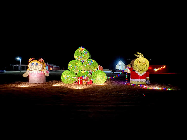 Kansas family spreads Christmas cheer with elaborate hay bale display