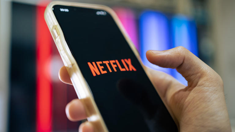 Netflix Makes Screencasting From Phones To A Bigger Screen Almost ...