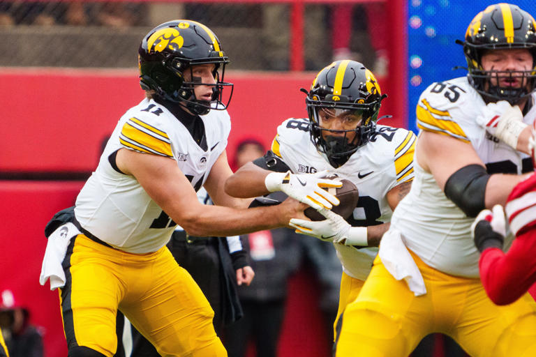 Report card from Nebraska's 40-16 Black Friday loss to Iowa