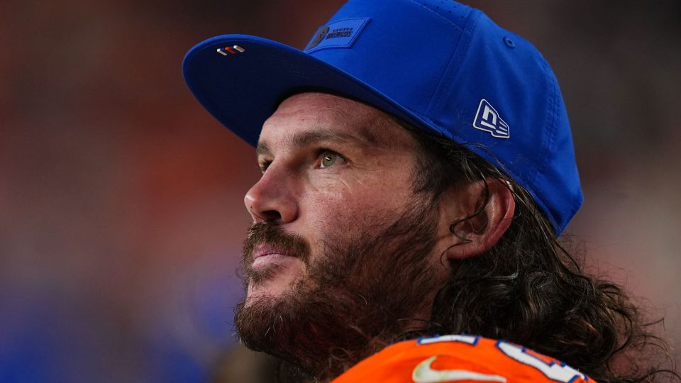 Denver Broncos linebacker Alex Singleton returns to field three weeks ...