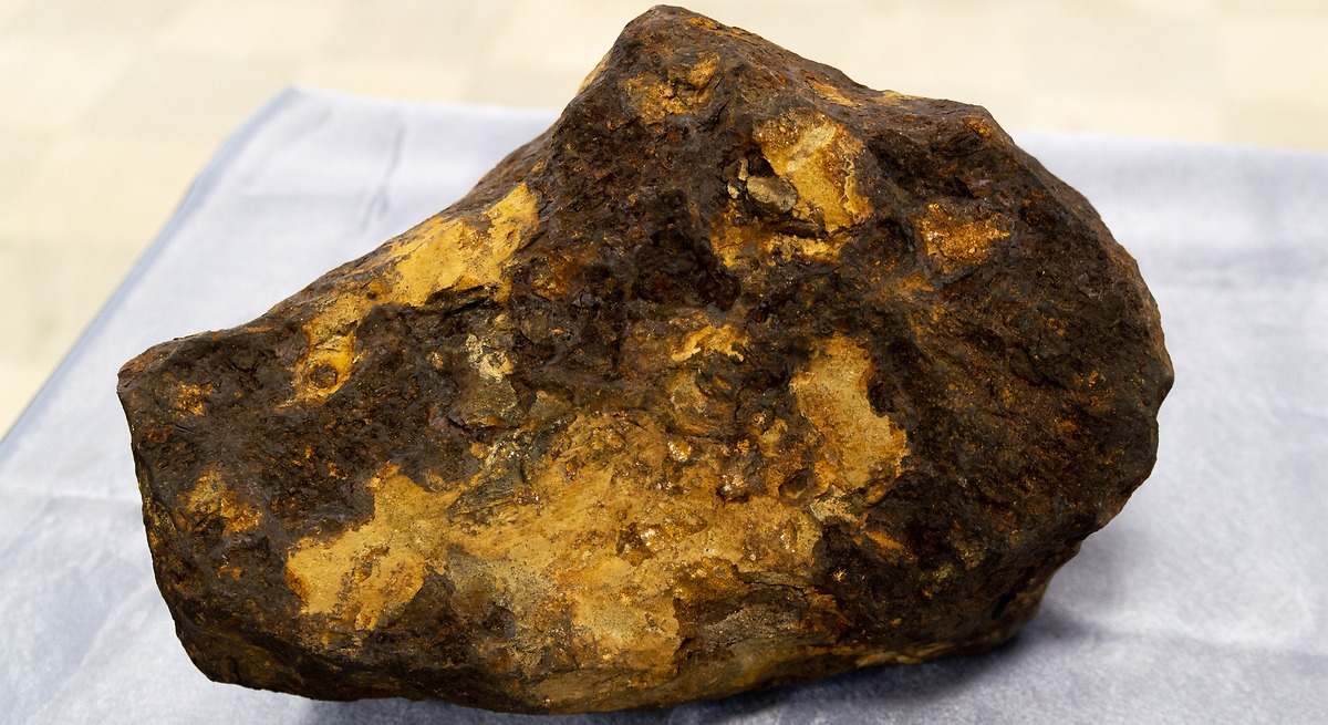 Un hombre conserva una roca durante años porque pensaba que era de oro ...