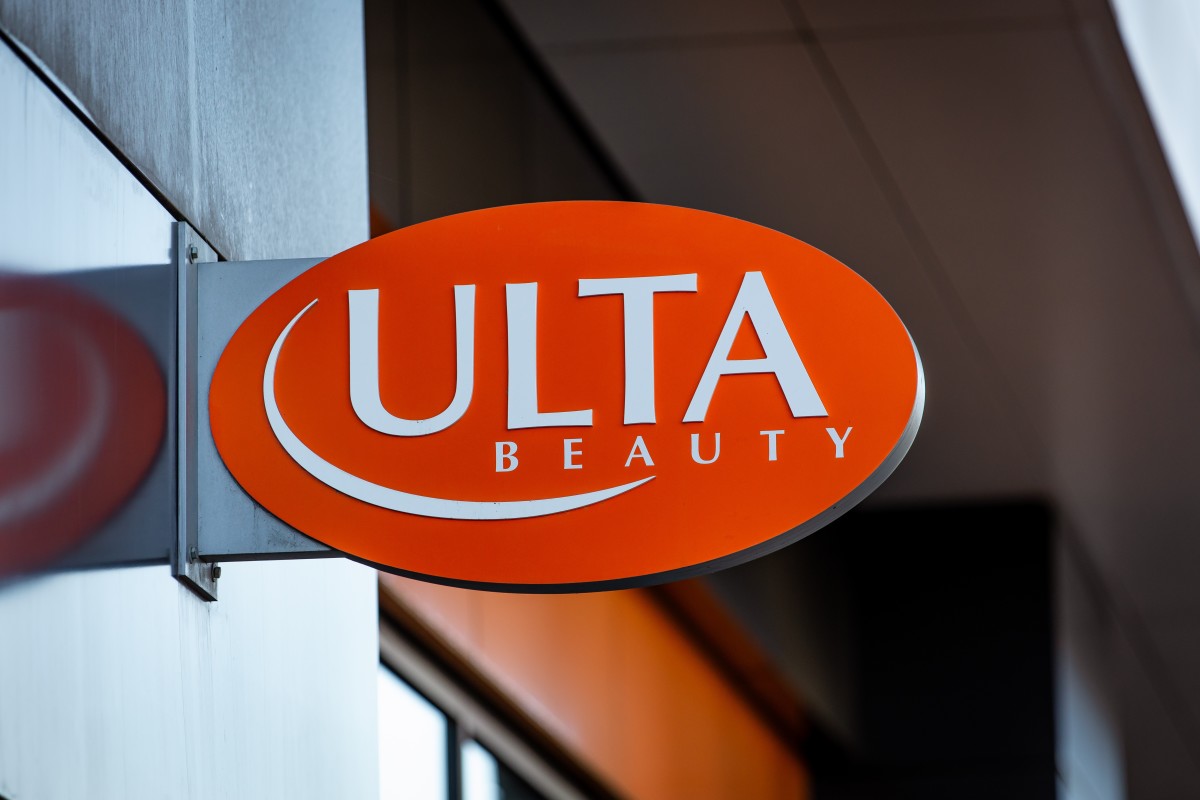 Ulta Is Selling a 'Dreamy' Eyeshadow Palette That's Perfect for Holiday ...