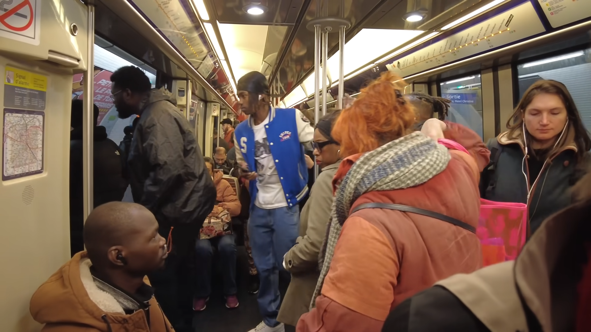 How pickpockets target tourists in Paris - and how to stop them