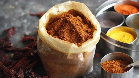 Turmeric side effects: Excessive consumption may cause kidney and liver ...